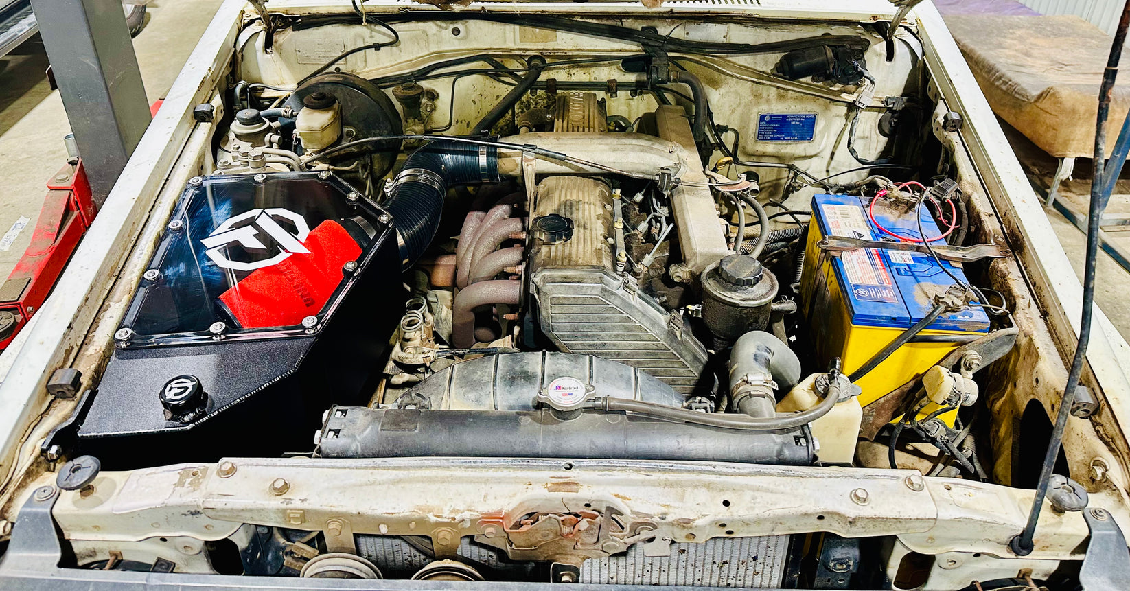 Toyota Landcruiser - HZJ 79 Series (1HZ Engine) - Clear Top Airbox/Int ...