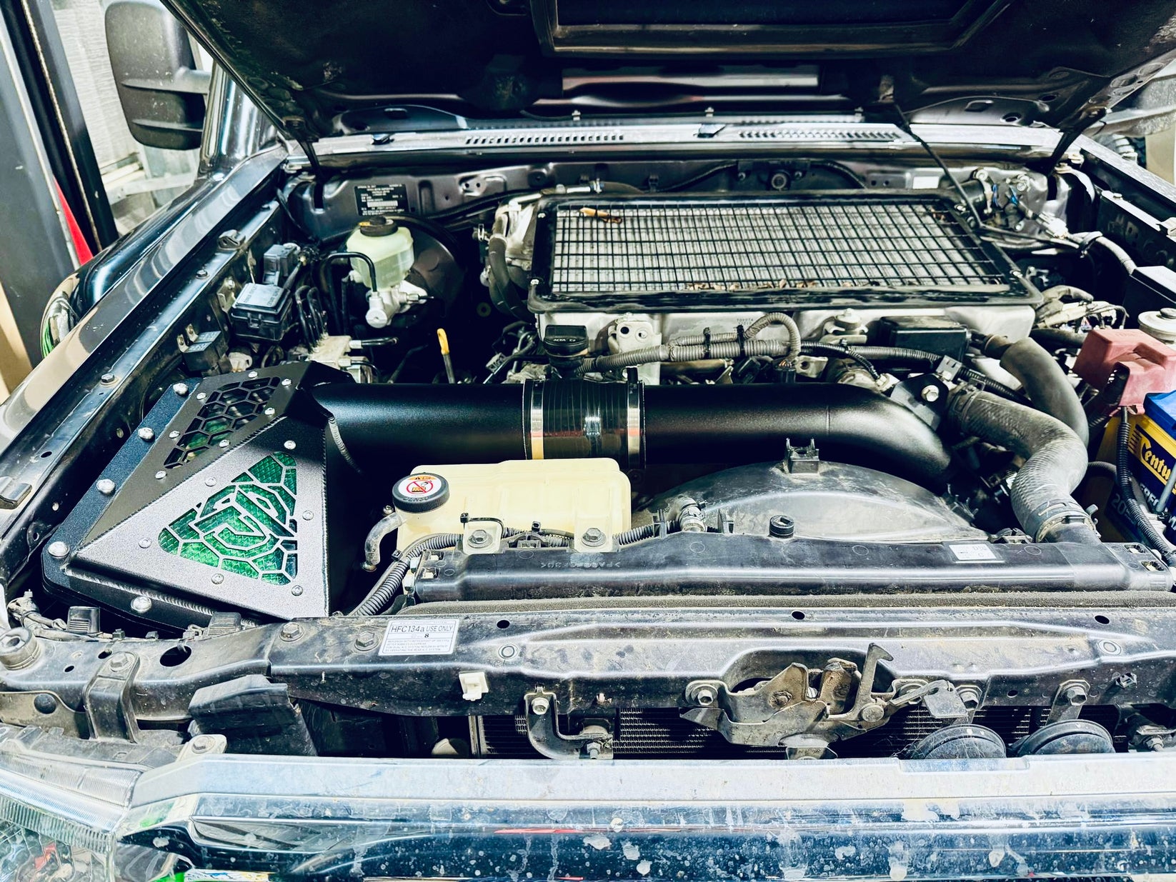 Toyota Landcruiser - VDJ V8 - 79 Series Airbox & Intake Kit – Fabwitz ...