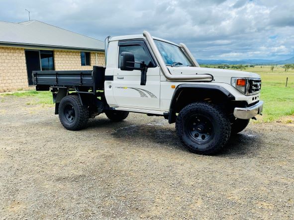 Toyota Landcruiser HDJ 79 Series (6 Cylinder) 4" DUAL Snorkels ...